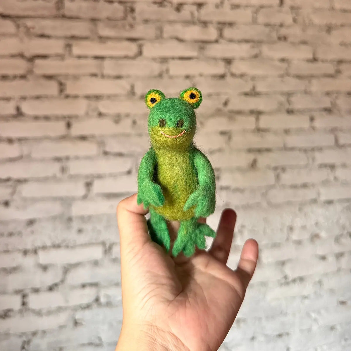 Felt Frog Finger Puppet – Indio Durham
